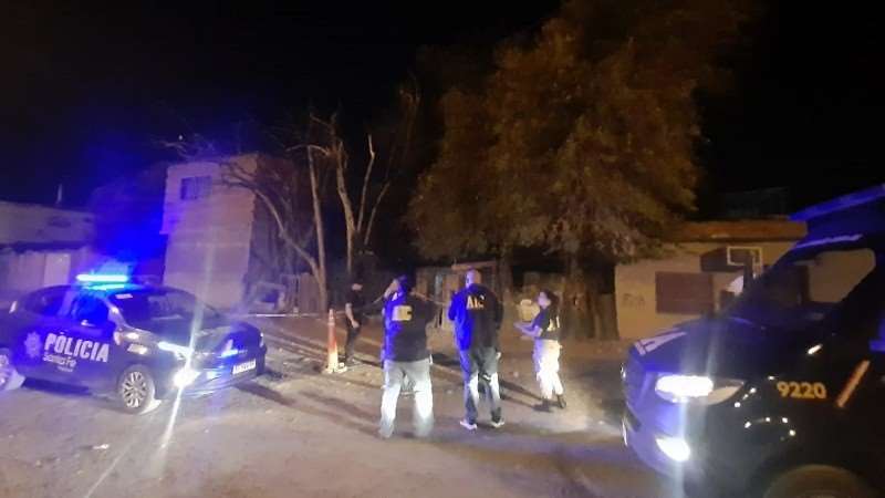 Tras El Asesinato De Un Adolescente Balearon A Una Joven Embarazada Y